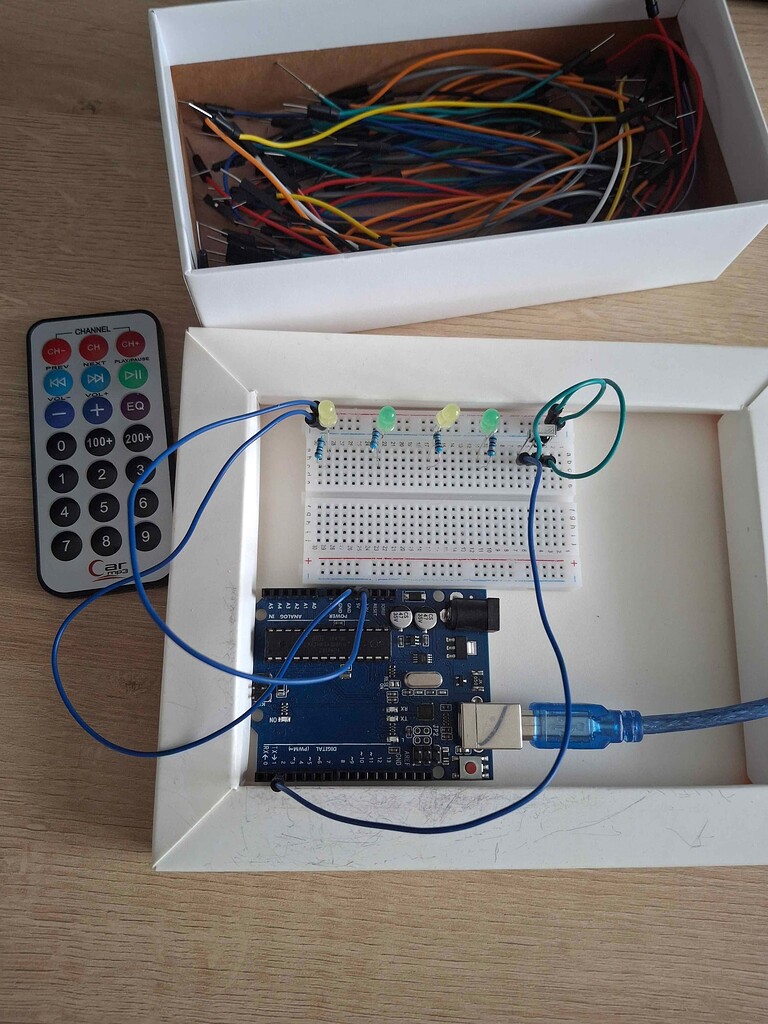 Как подключить обычные светодиоды так, чтобы после сигнала от инфракрасного приемника они ...