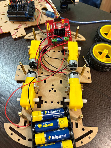 Проблема с драйвером L298N - Аппаратные вопросы - Arduino.ru
